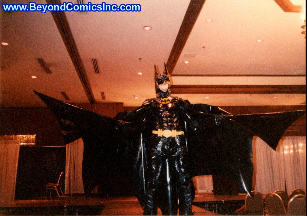 BEYOND COMICS - Costumes